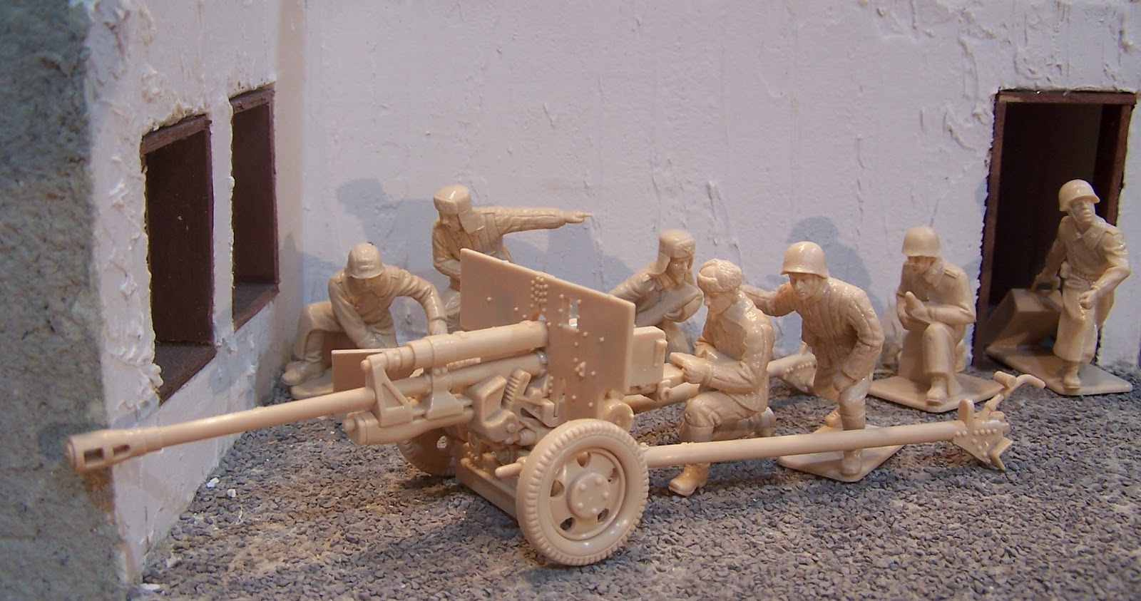 WWII Plastic Toy Soldiers: Italeri - Toy Soldiers