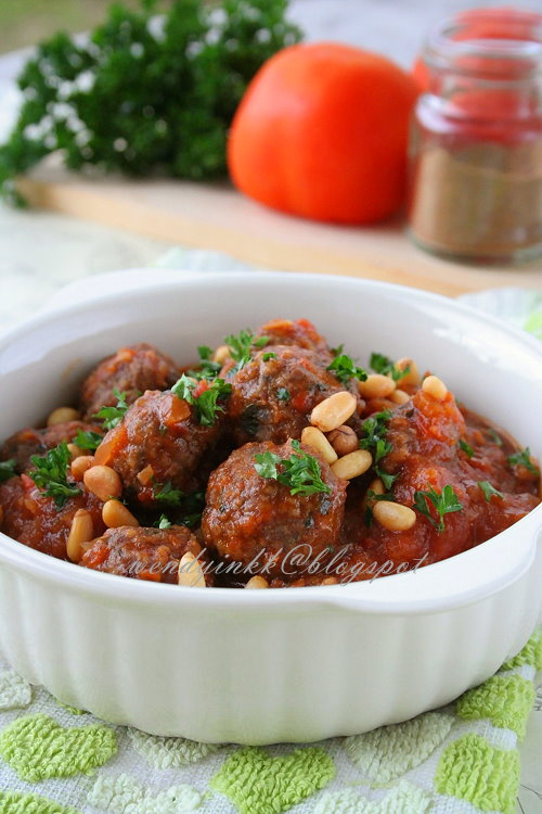 Table for 2.... or more: Dawood Basha @ Lebanese Meatballs - Balls Week #1
