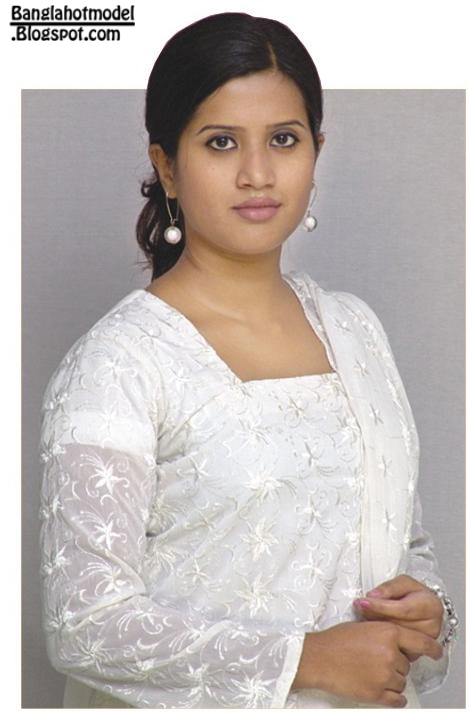 Mediaworld: Popular Bangladeshi Pop SInger Nancy New latest Photos