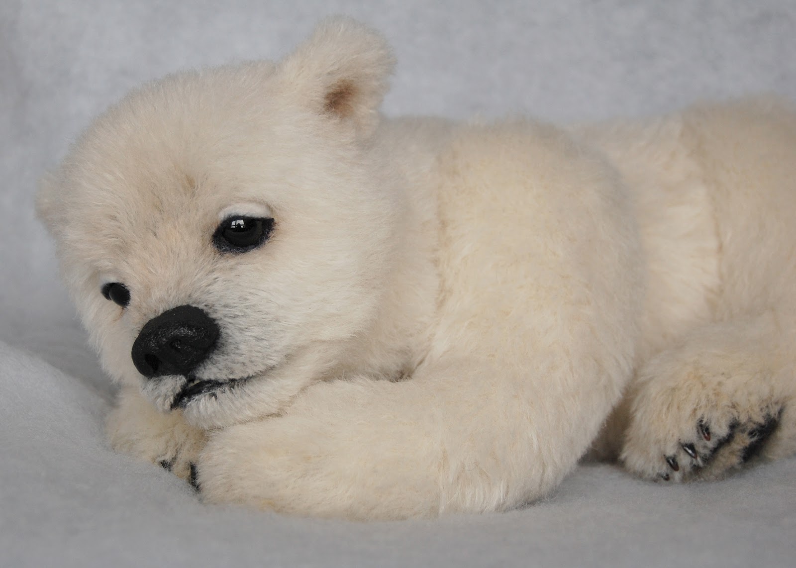 Vero Bears: Realistic polar bear cub “Suomi”