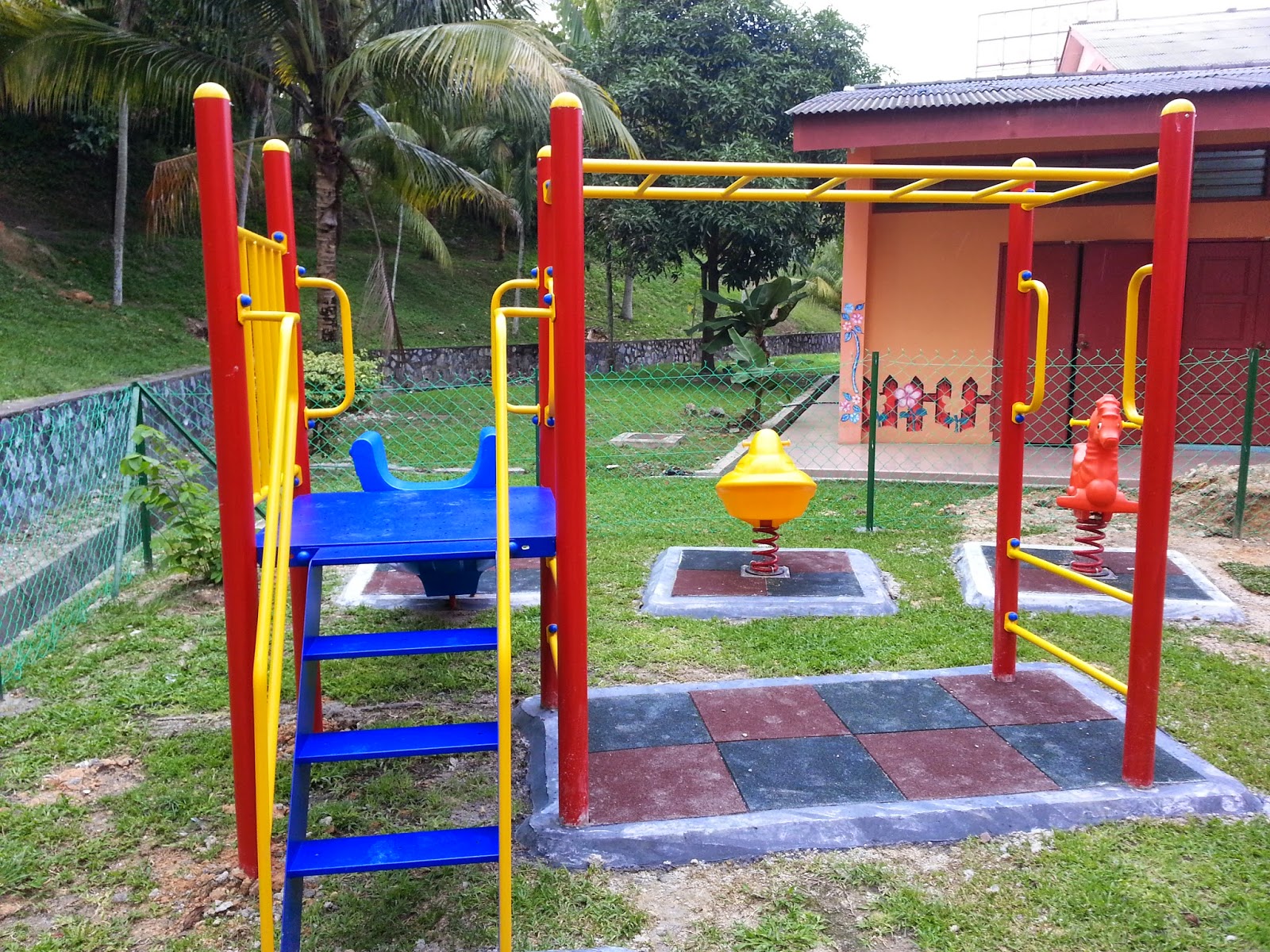 PEMBEKAL PERABUT TADIKA, TASKA & TAMAN PERMAINAN: OUTDOOR & INDOOR