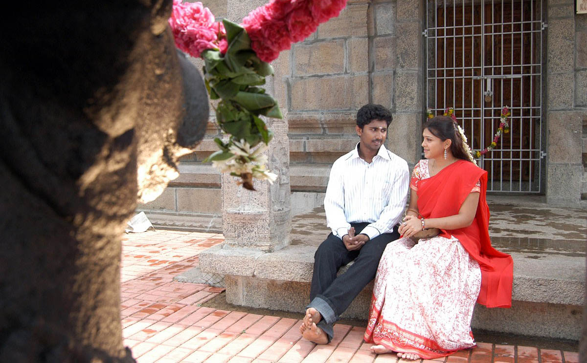 Endrume Anandham Movie Stills - Wallwoods