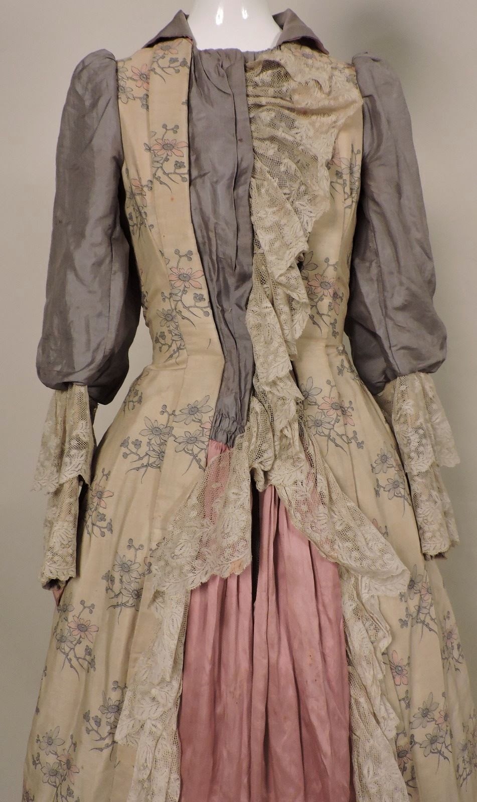 All The Pretty Dresses: Late 1880's Bustle Gown (?)