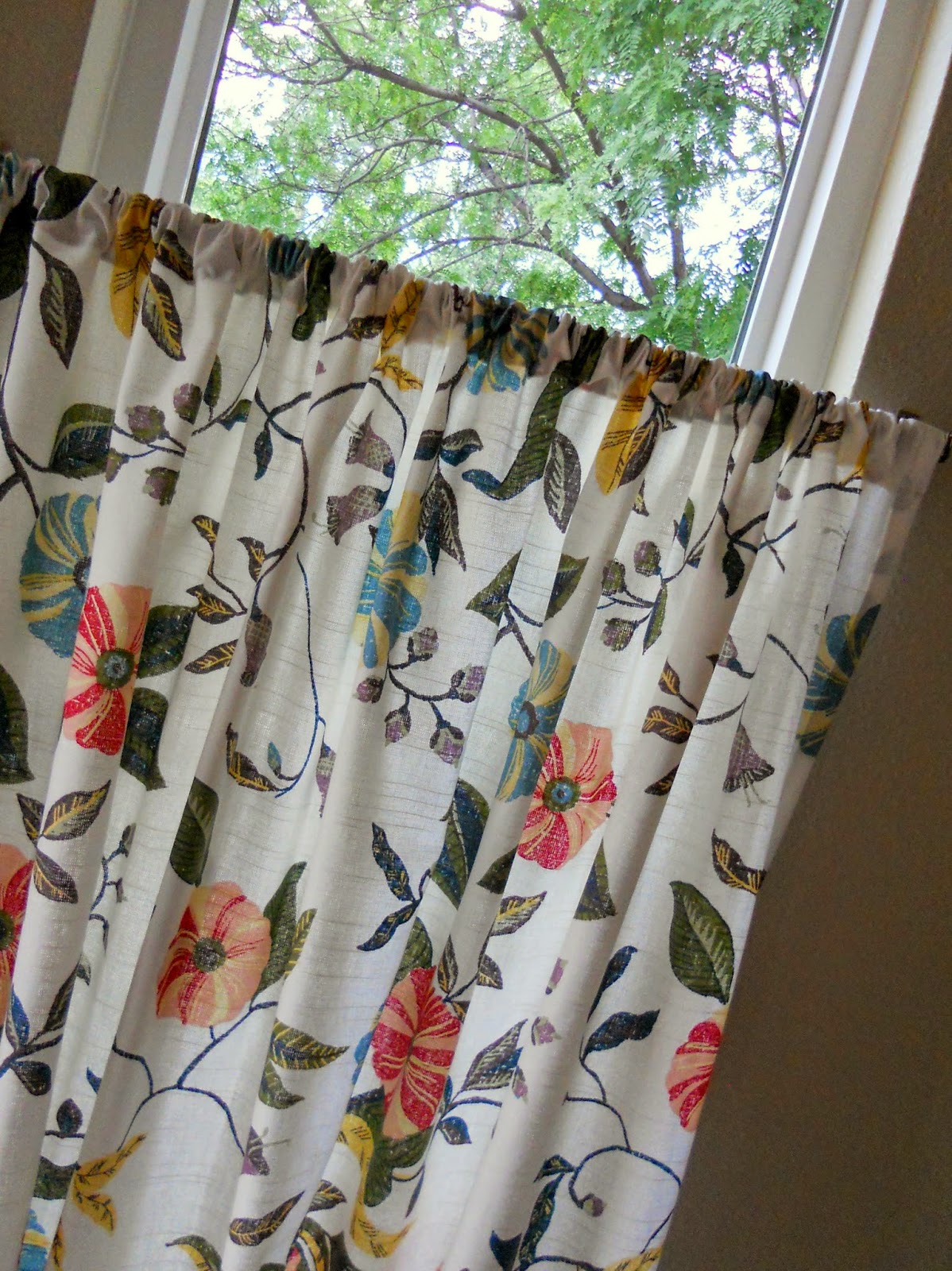 Just Another Hang Up: Repurposing Fabric... Kitchen Curtains
