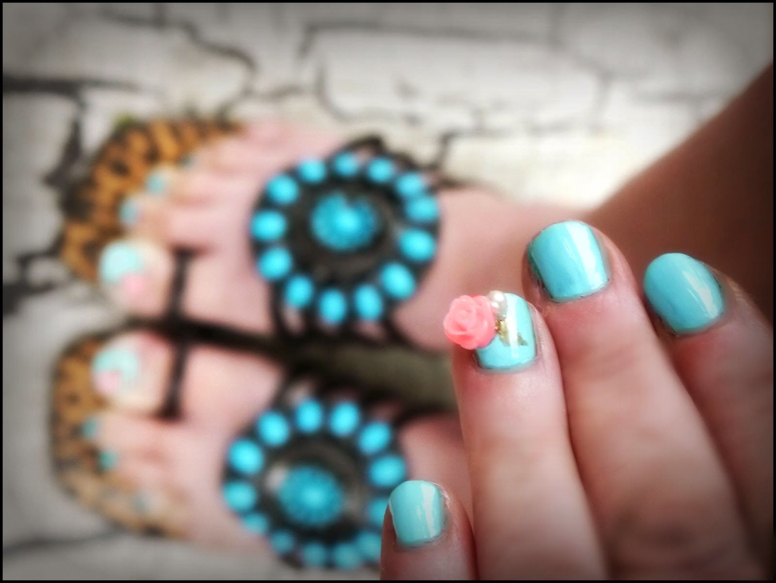 Suzy Homefaker: Turquoise Toes