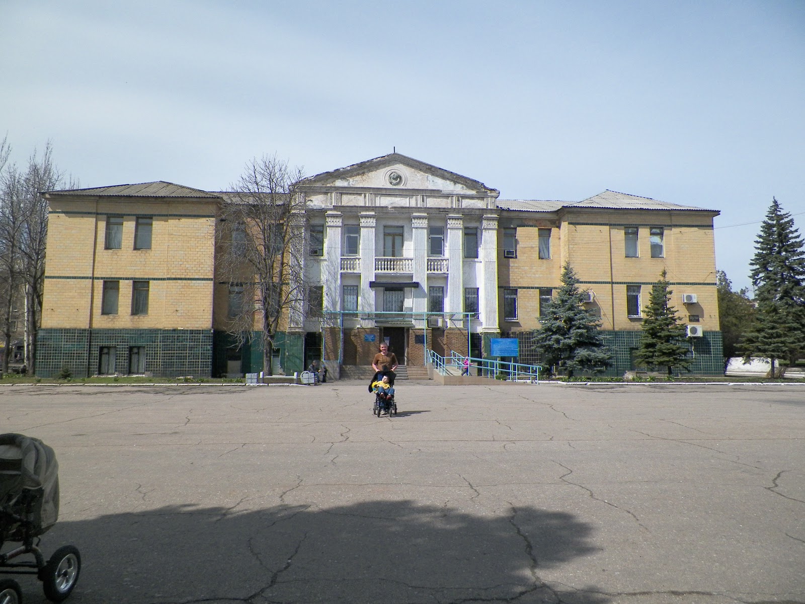 My real life by Yvonne: Selah Update ------ Downtown Torez Ukraine