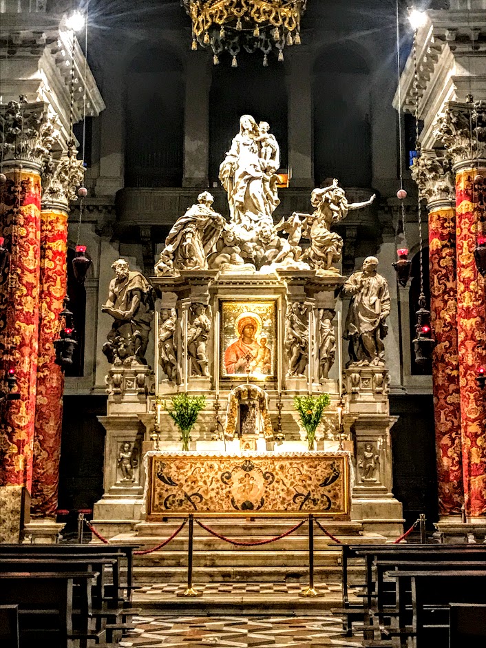 Patrick Comerford: Salute, a church built after the plague of 1630, is ...