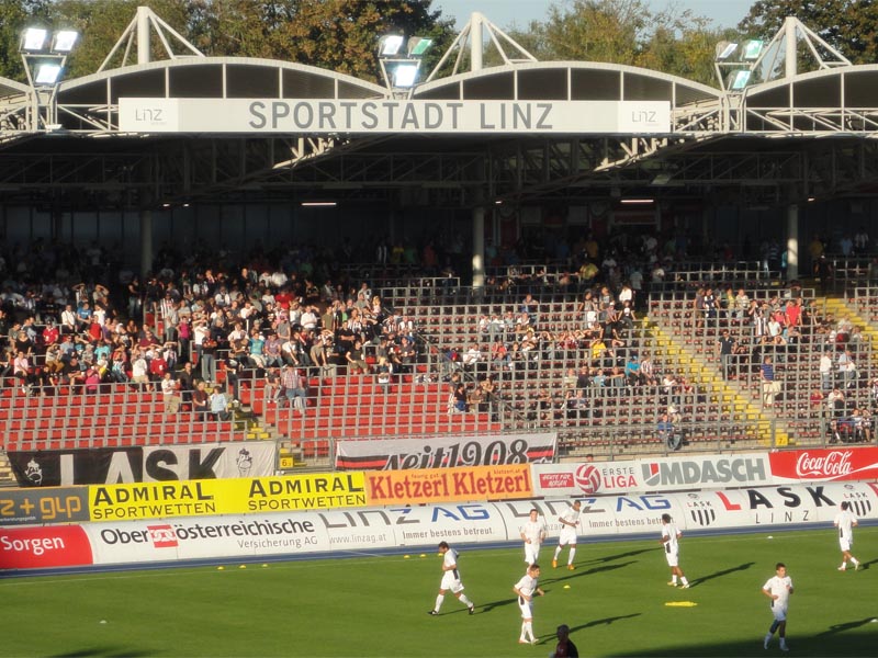 Fußball, Soccer, Calcio & Co.: LASK - Blau-Weiß Linz 1:1 (1:1)