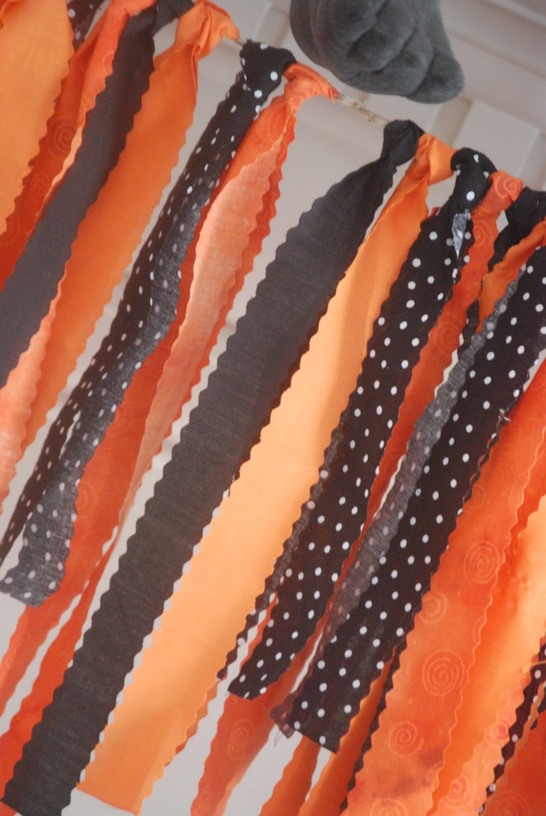 party paper scissors: Halloween Fabric Streamer Garland