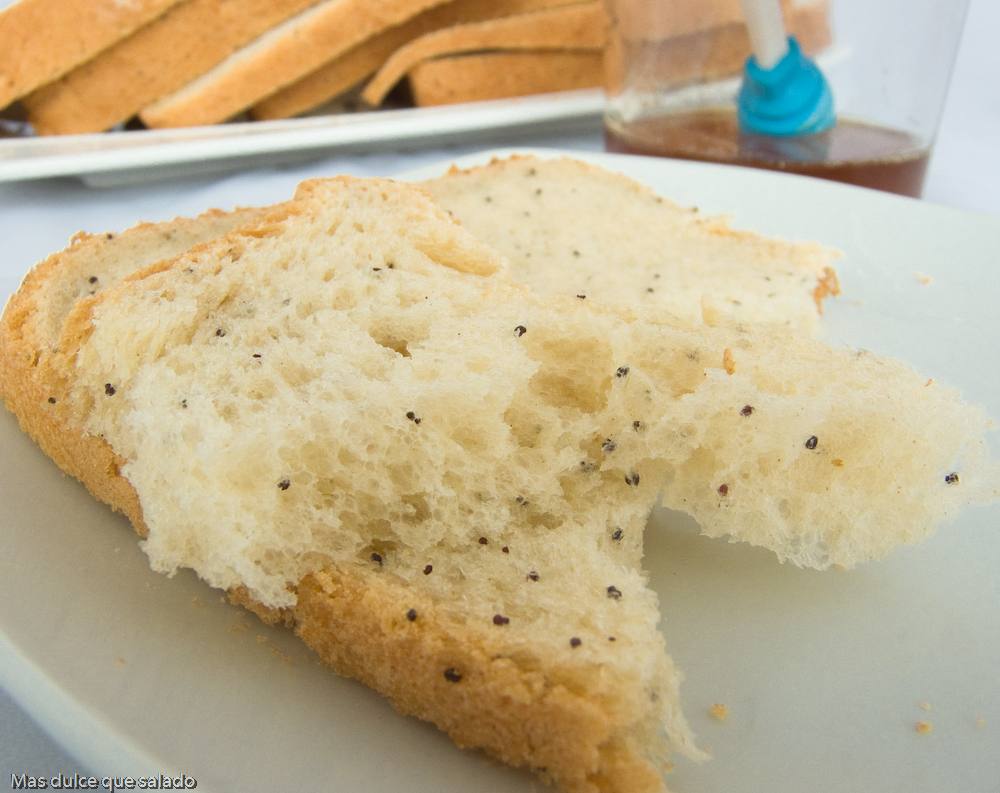 Más dulce que salado: Pan de Nata, Miel y Semillas de Amapola.