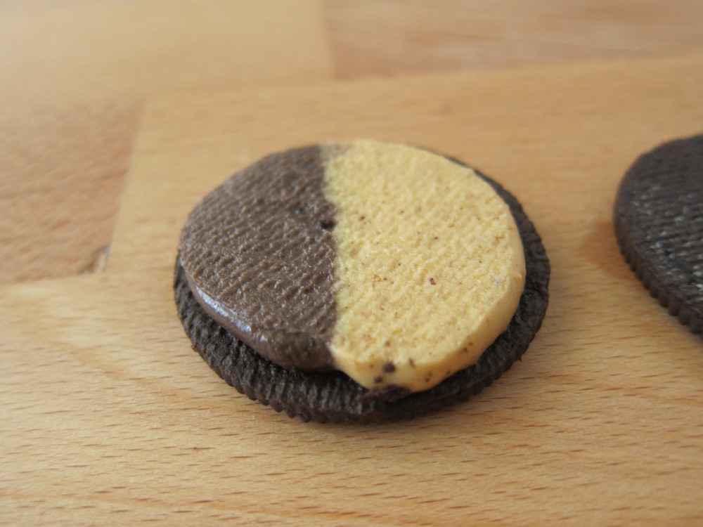Review: Reese's Peanut Butter Cup Creme Oreos