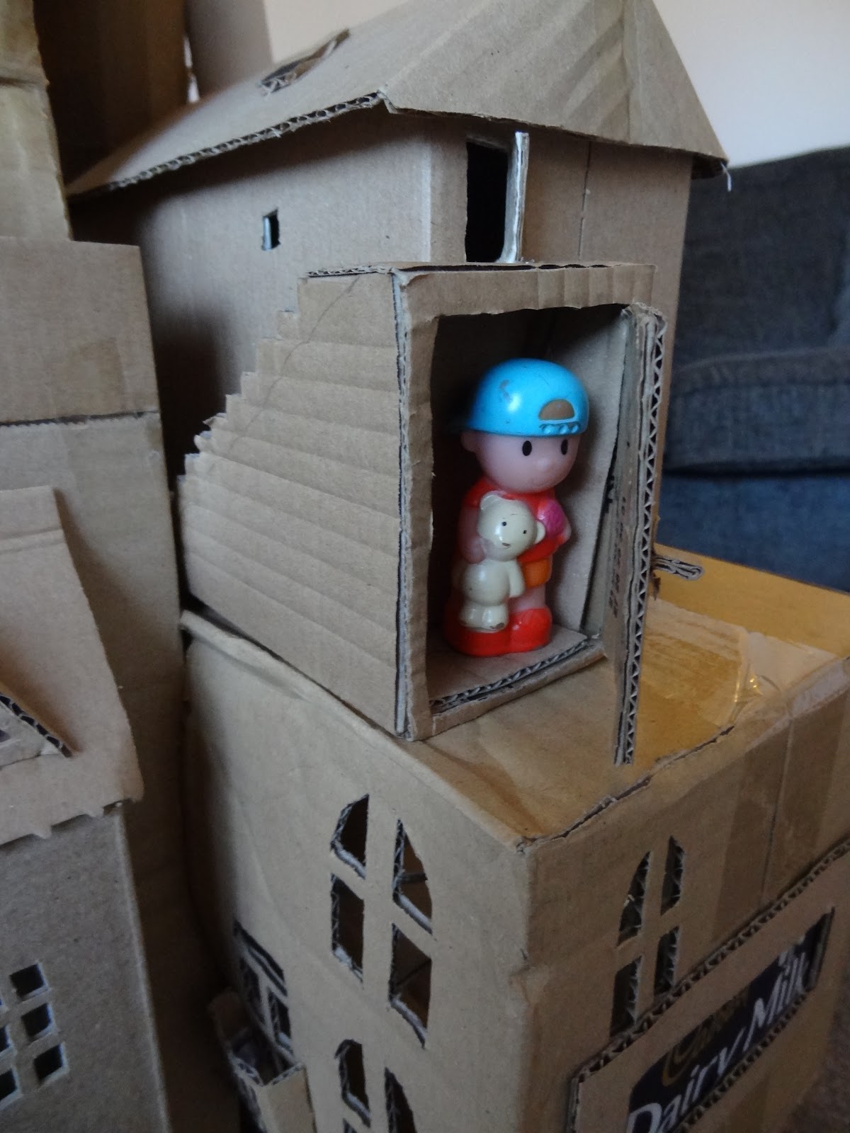 Tom's Creativity Brain Dump: Cardboard box tower