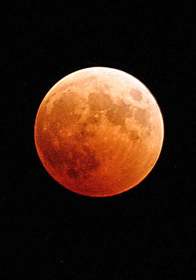 Sejarah Dunia: Usia Bulan 100 Juta Tahun, Berdasarkan Simulasi Dan Geologi