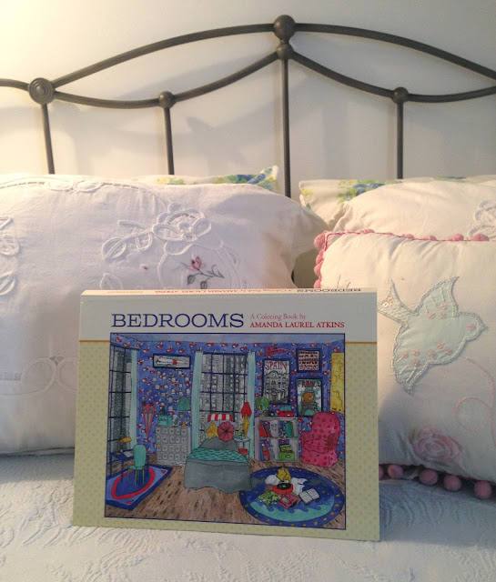 An Enchanted Cottage: Coloring Books = Relaxation