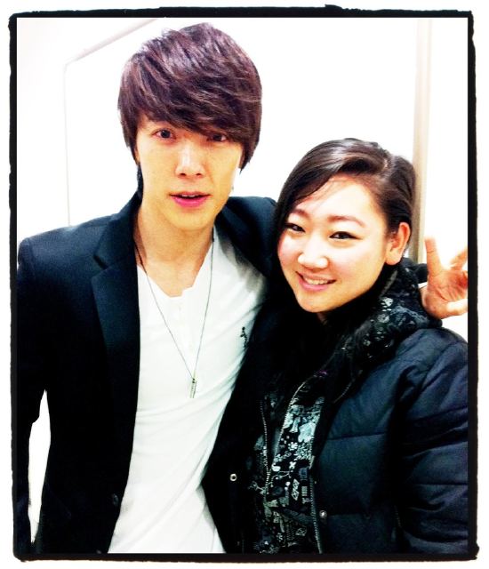 mylife4kpop: Singer Esna Poses With Donghae