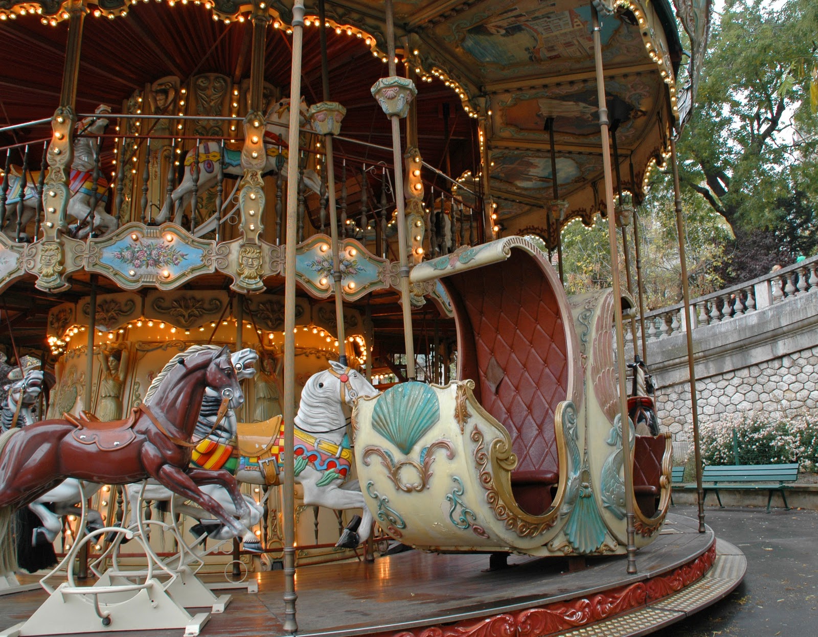 Paris and Beyond: Montmartre Carrousel