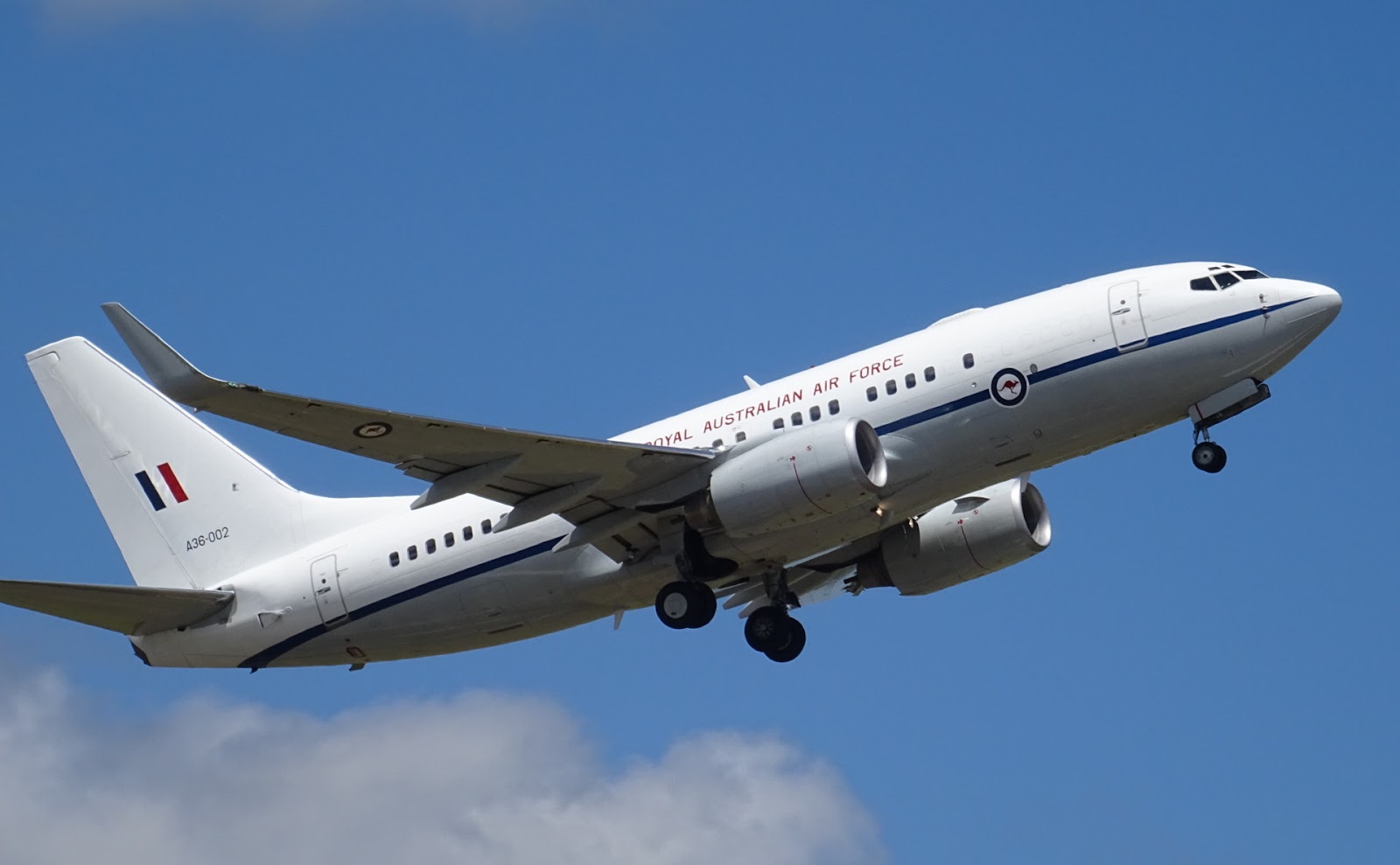 Air Queensland.blogspot: RAAF Boeing 737-700 (BBJ) A36-002 visits ...