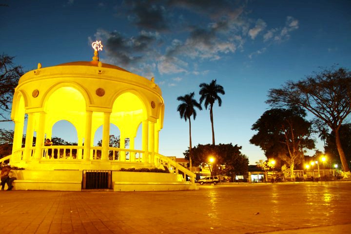 SANTA TECLA,EL SALVADOR: SEIS SITIOS DE VISITA EN SANTA TECLA