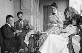 Catherine Curzon: High Tea and Low Tea