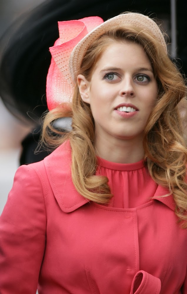 Princesa Beatrice e seus chapéus! - Blog Dri Viaro - Família, viagens ...