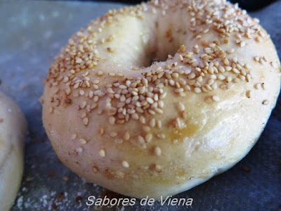 UN PAN LLAMADO BAGEL