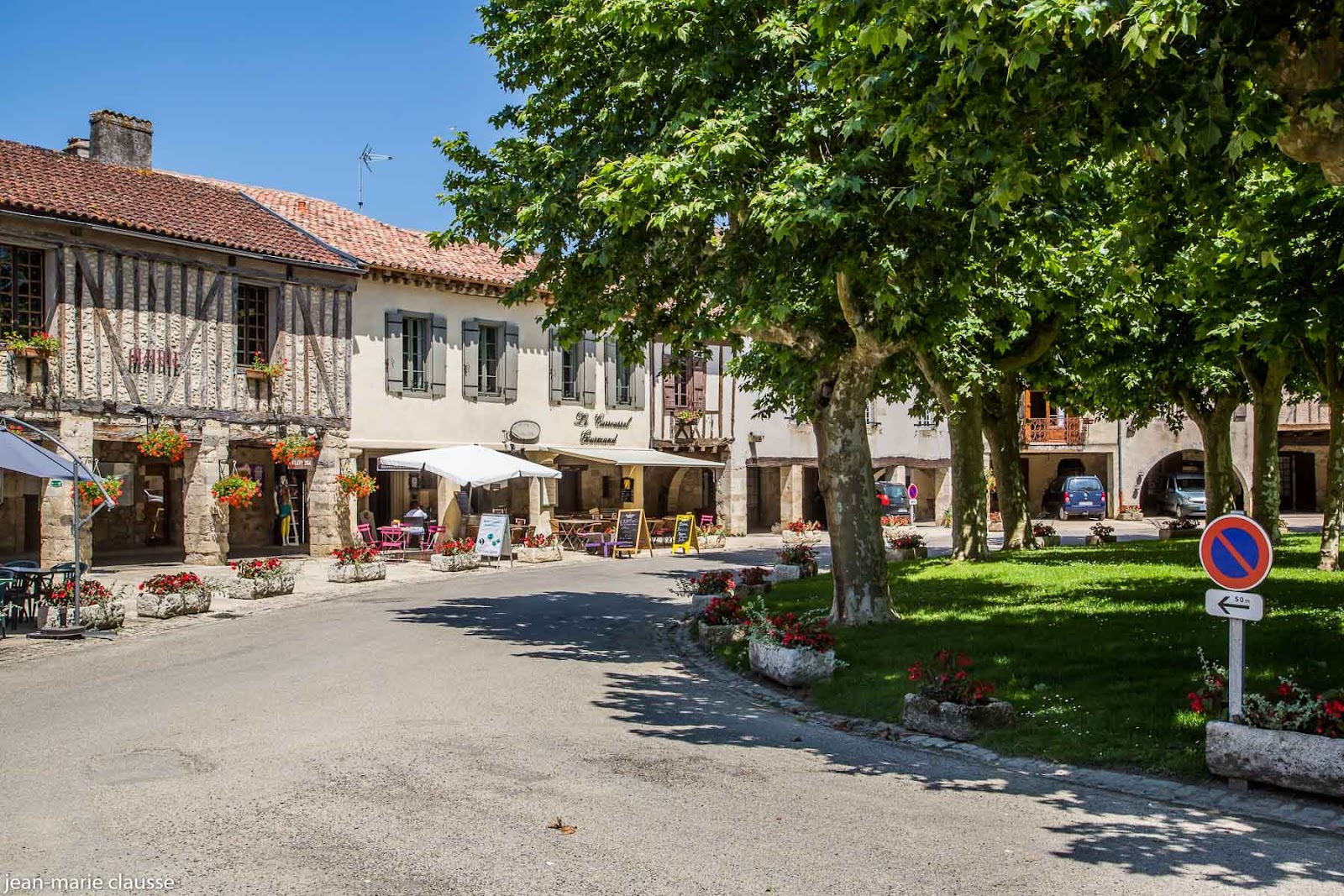 Découvrir la France en photos: 15 - FOURCES. (Gers-32)