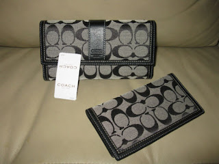 U's Bargain Shoppe Corner: FAKE COACH WALLET! vs AUTHENTIC COACH WALLET