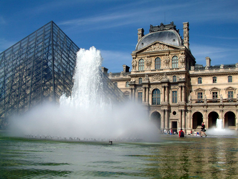 travel and tourisem: Tourism in Paris