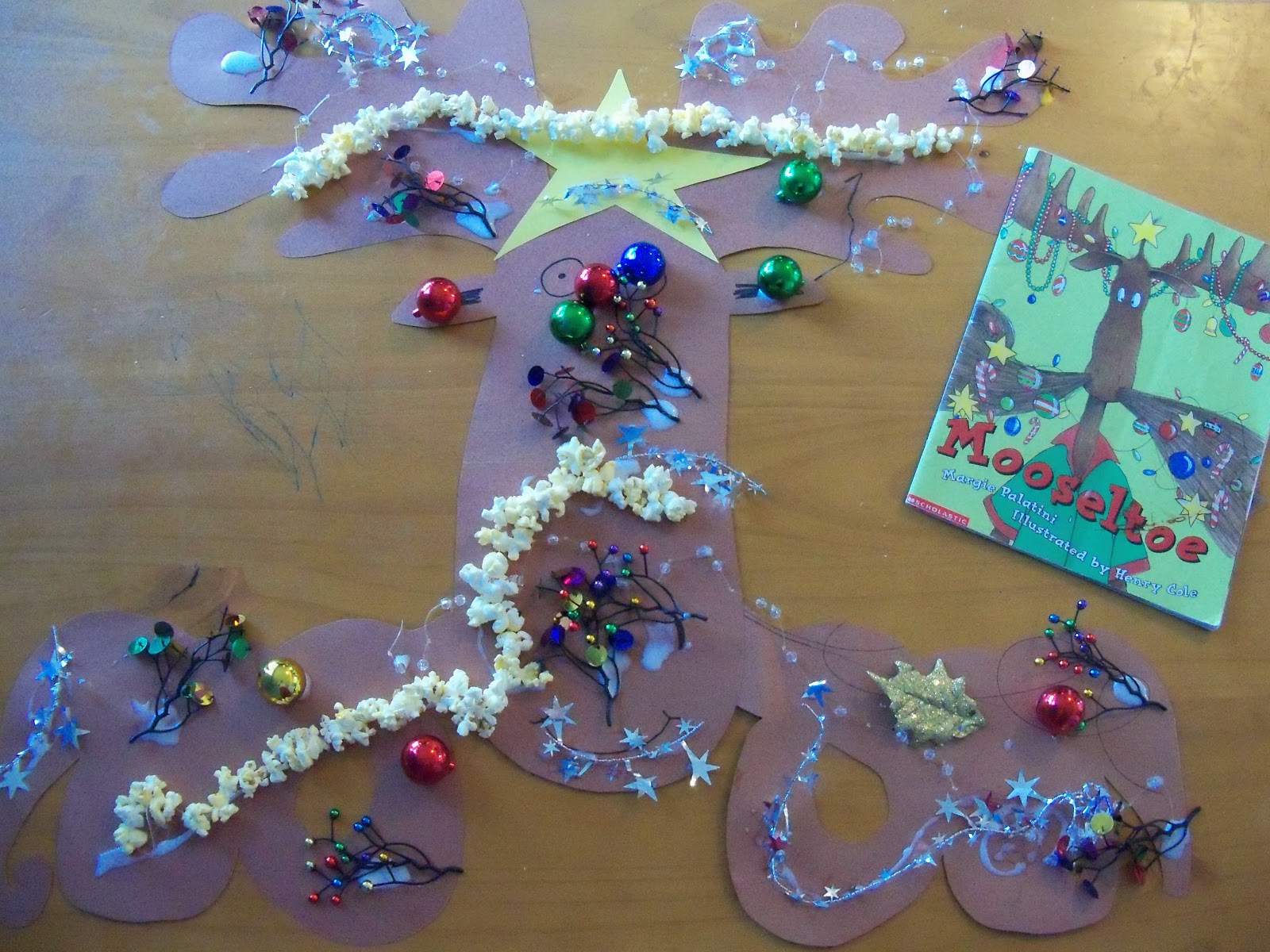 123 Busy Bees: Christmas Crafts for Preschoolers: Mooseltoe