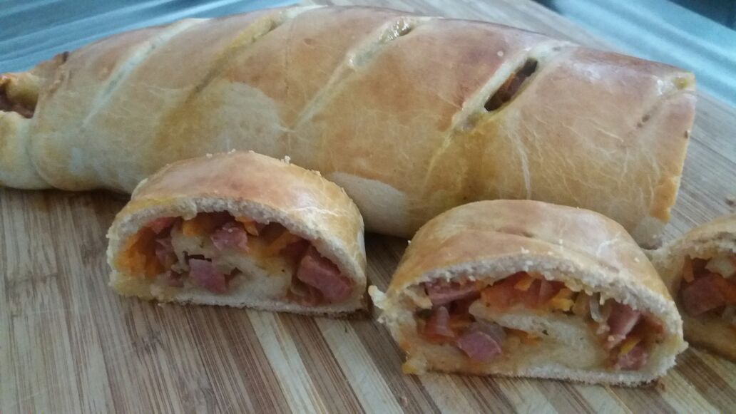 Em busca da receita perfeita!!: Pão salgado recheado