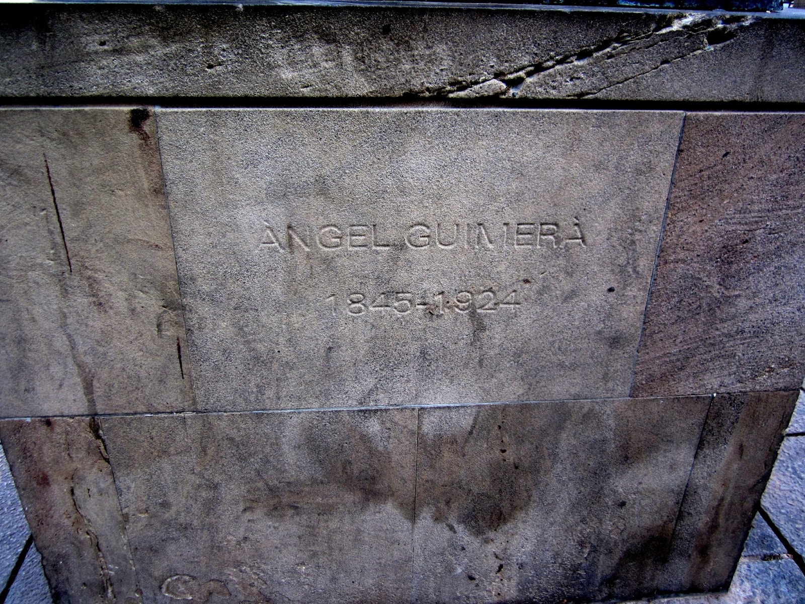 Redescubriendo Barcelona y más allá: 16/12/2015 Monumento a Àngel Guimerà