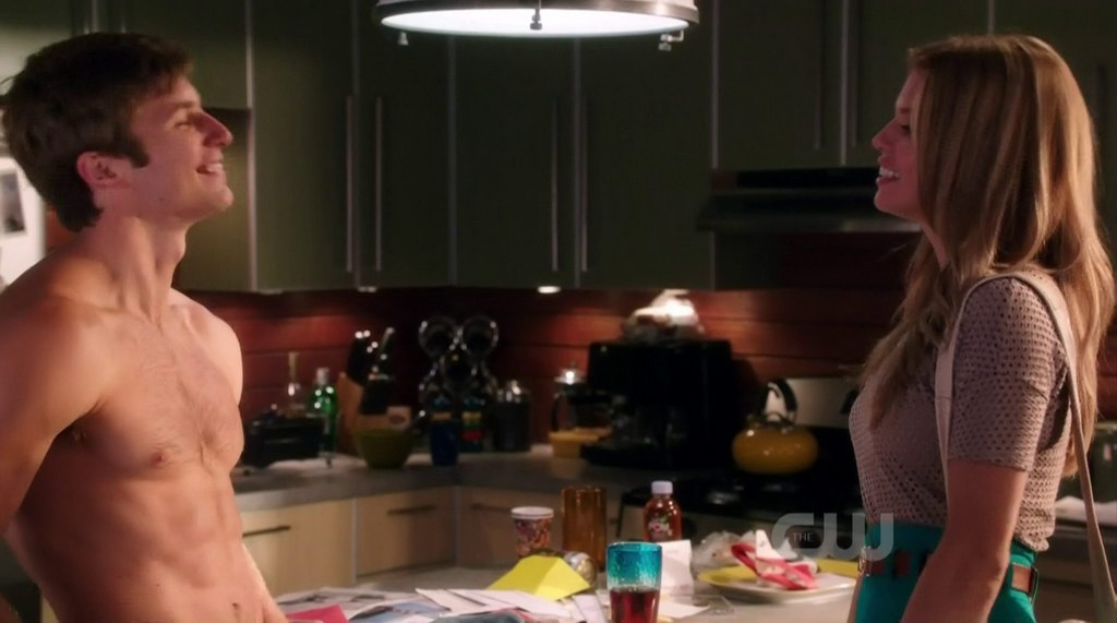 Justin Deeley Shirtless in 90210 s4e06 - Shirtless Men at groopii