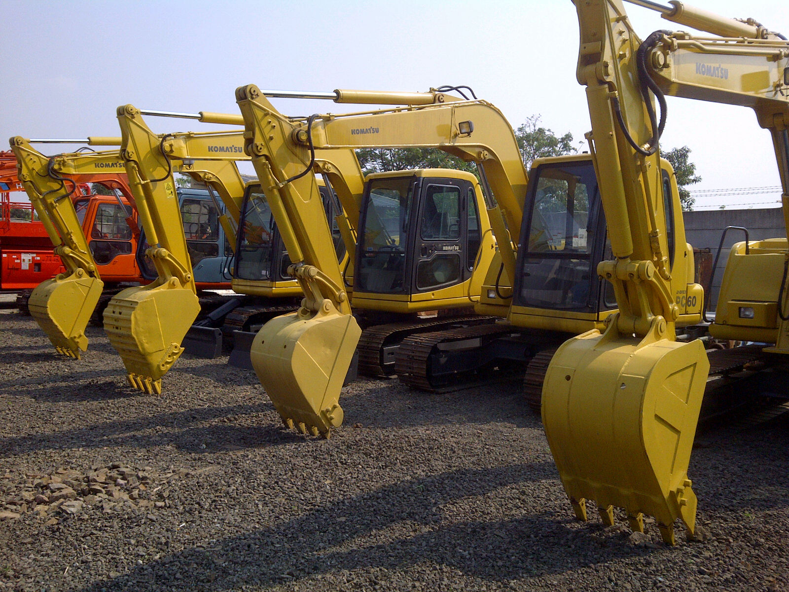Pusat Jual Beli Alat Berat Bekas Terlengkap: Excavator Komatsu PC60 ...