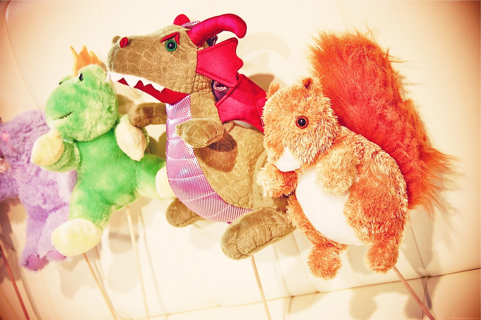 That's So Cuegly: Wooden Dowel Puppets {from thrift store stuffed animals}