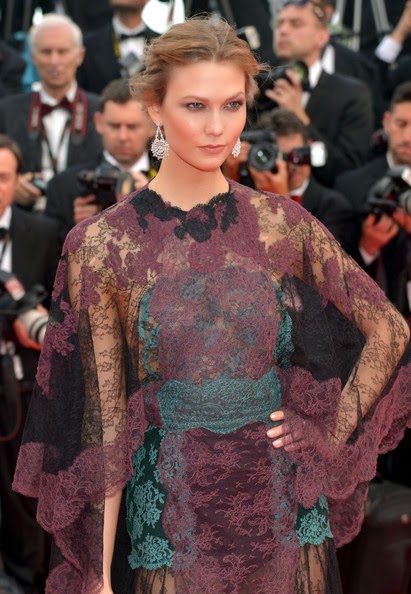 Collection Karlie Kloss Bobby Pinned Updo Hairstyle