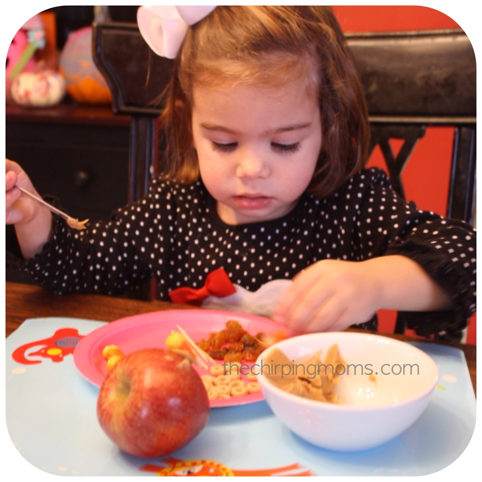 Kid's Thanksgiving Activity: A Turkey Snack - The Chirping Moms