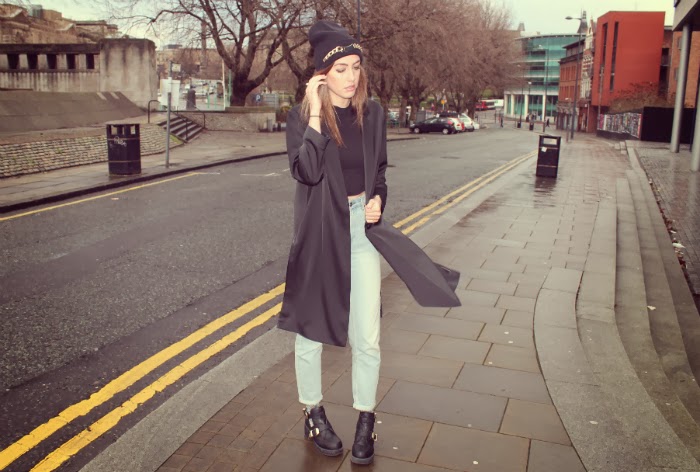 Gold Chains in the Beanie Life – mon.agar