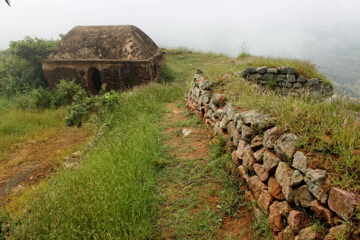 Journeys across Karnataka: Fort Makalidurga