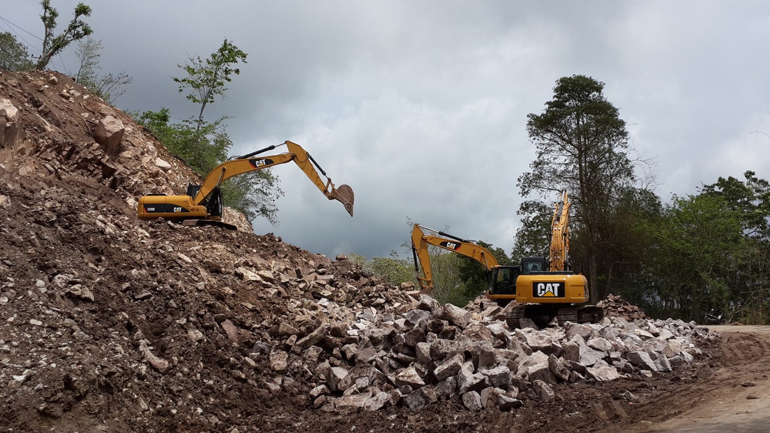 Angga Nugraha : Quarry Batu dan Quarry Pasir Proyek Pembangunan Jalan ...