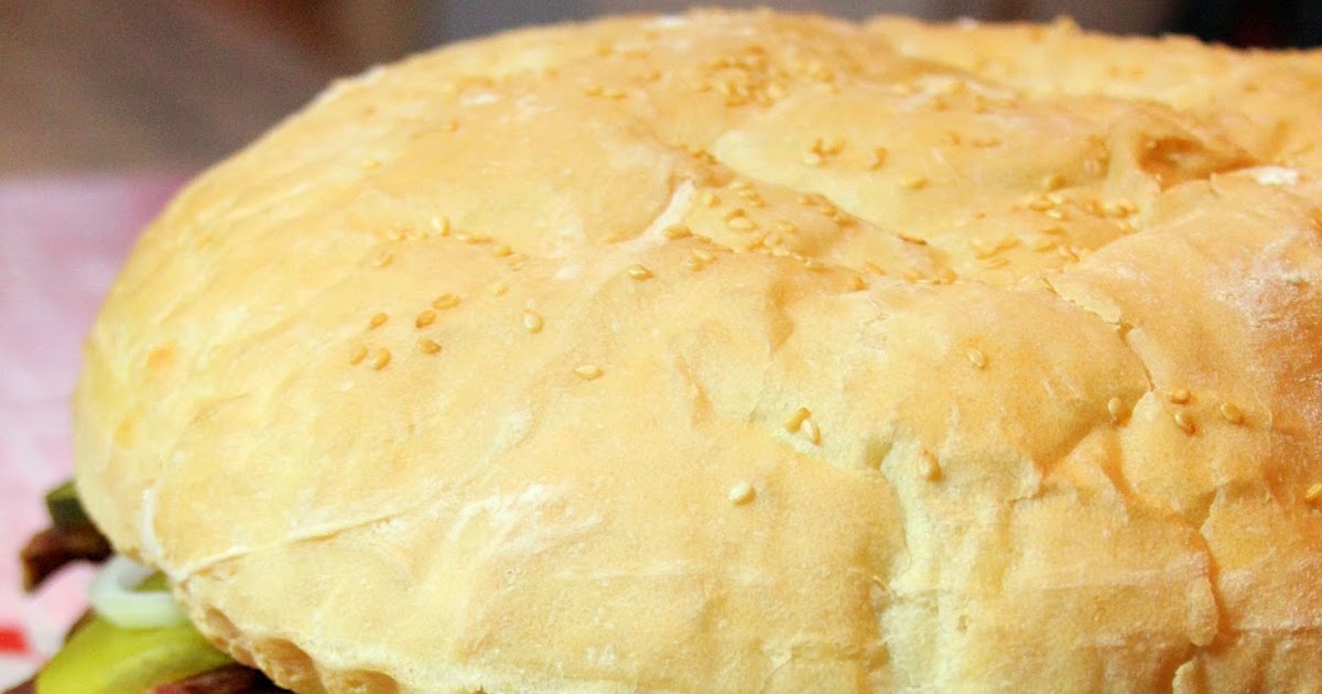 Jo and Sue: Giant Bacon Cheeseburger