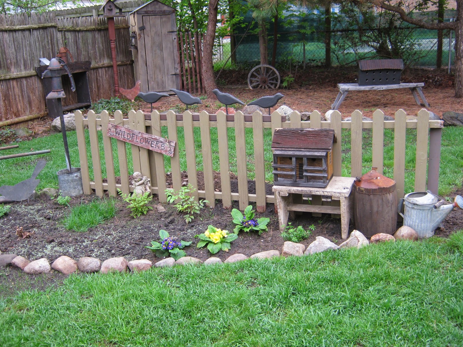 Primitive Passion Decorating: Garden pics to share for Mothers Day ...