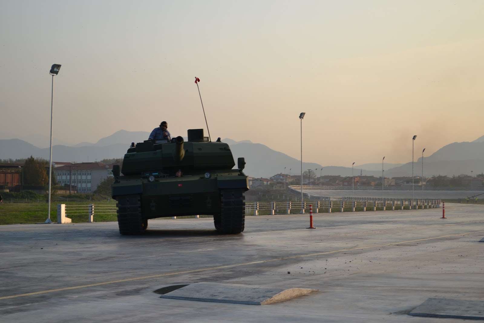 Prototype of Turkish Altay Main Battle Tank (MBT) Unveiled | Global ...