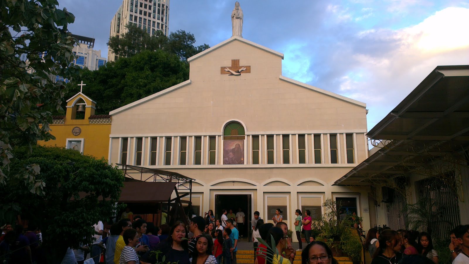 SANTO ROSARYO: Ninth Church Visit - St. Pio Chapel in Libis, Quezon City