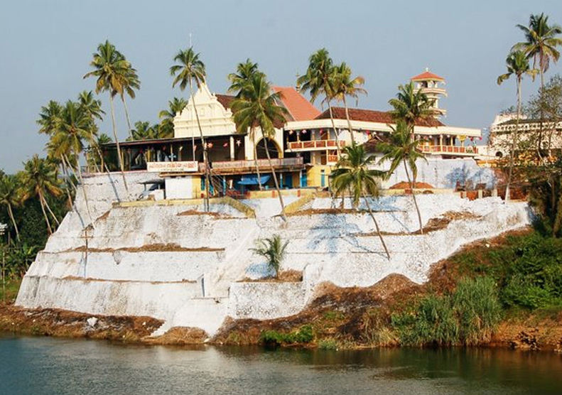 പിറവം ബ്ലോഗേര്‍സ് മീറ്റ്‌: വലിയ പള്ളി.