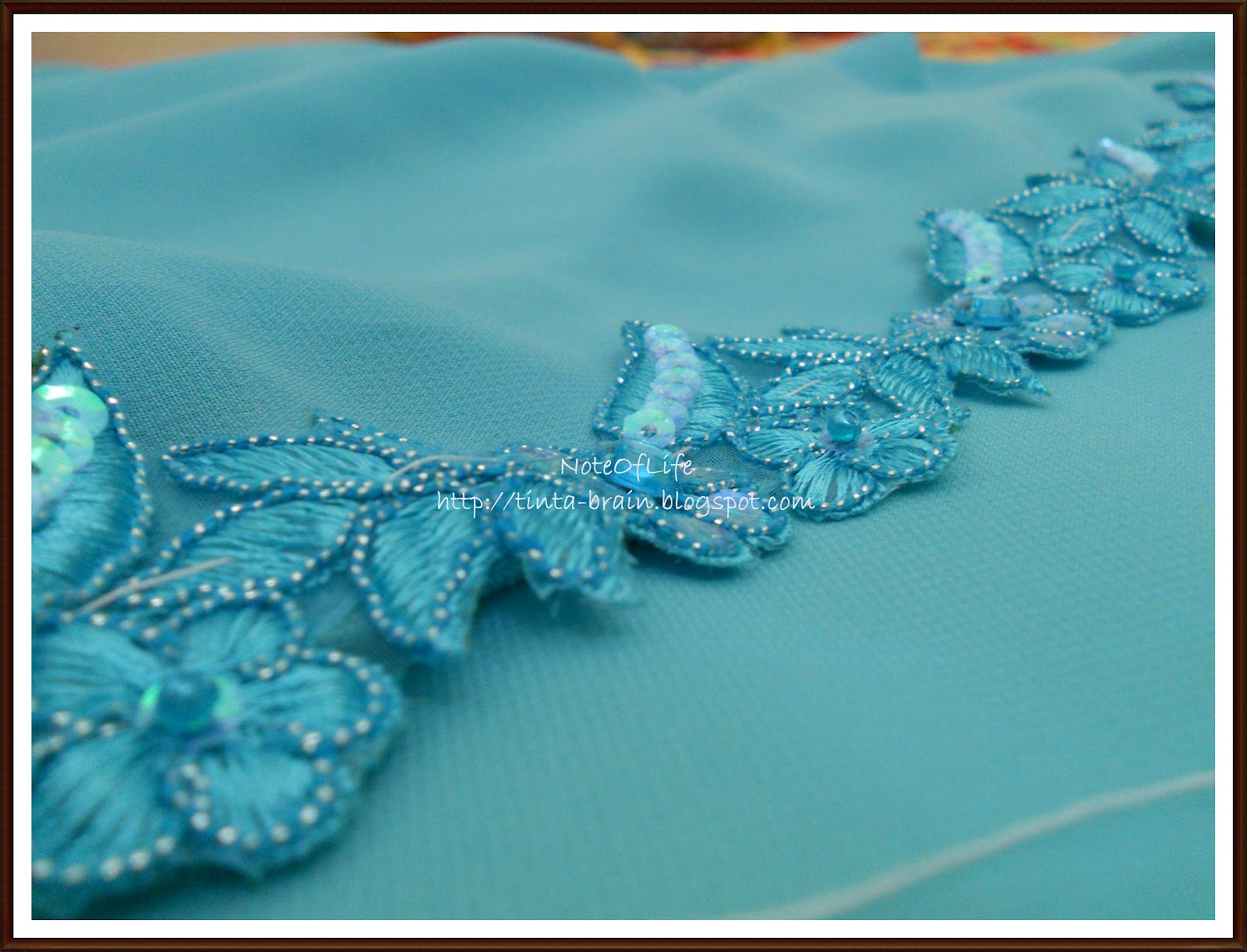 Note of Life....: ::Bunga + Manik + kain lace