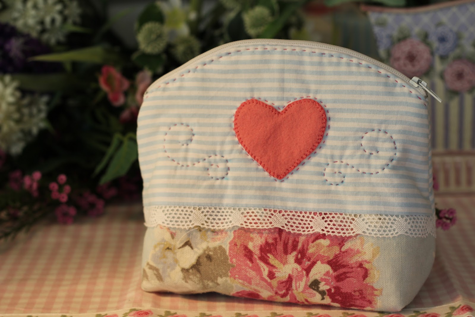 MI HOGAR DE PATCHWORK: NECESER DE PATCHWORK