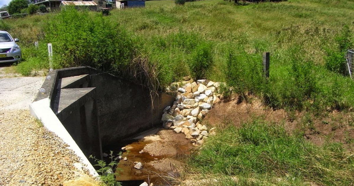 Bellingen/Bowraville road: Rock fills to repair dirt road section of ...
