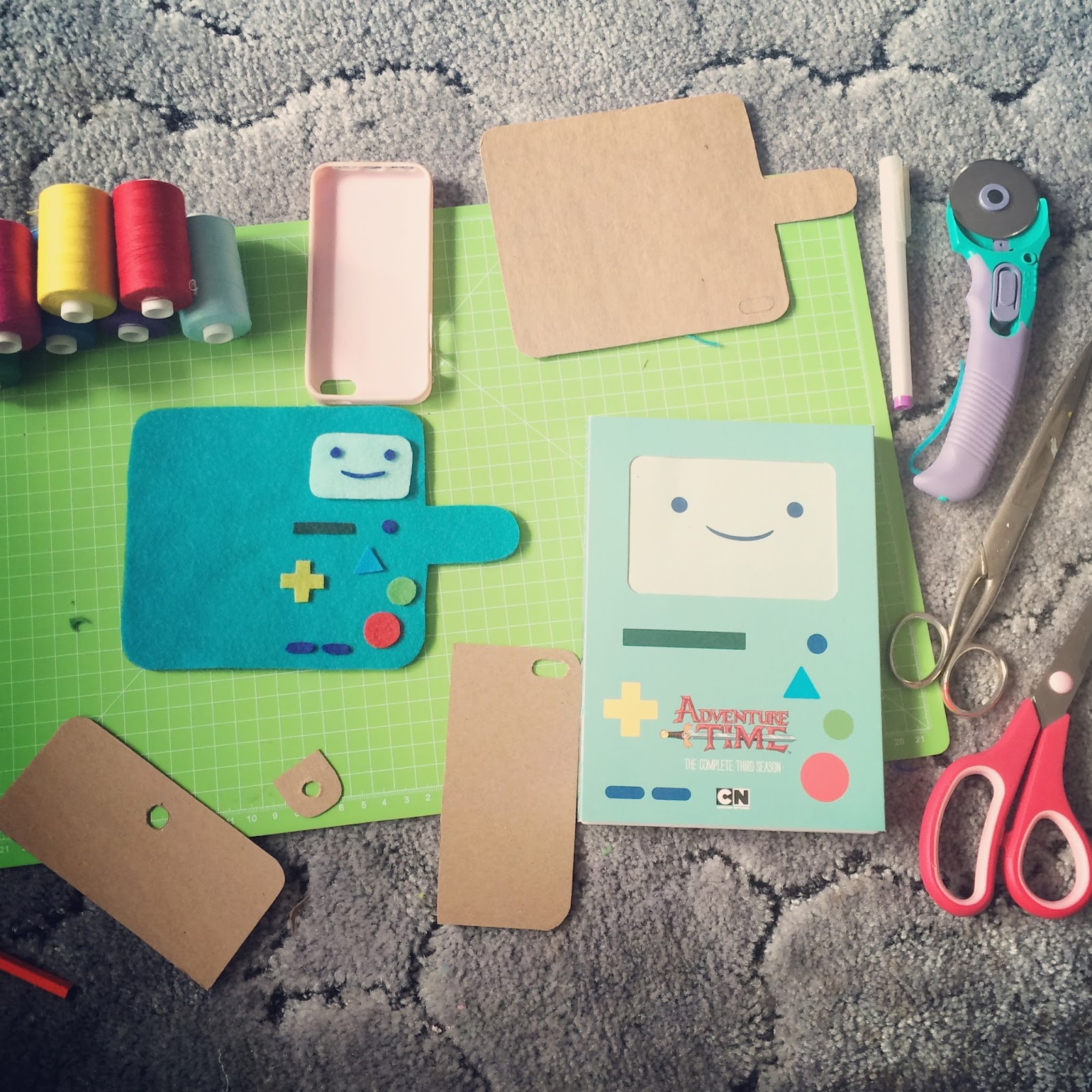 Bazooka Crafts: Adventure Time's Beemo DIY Phone Case