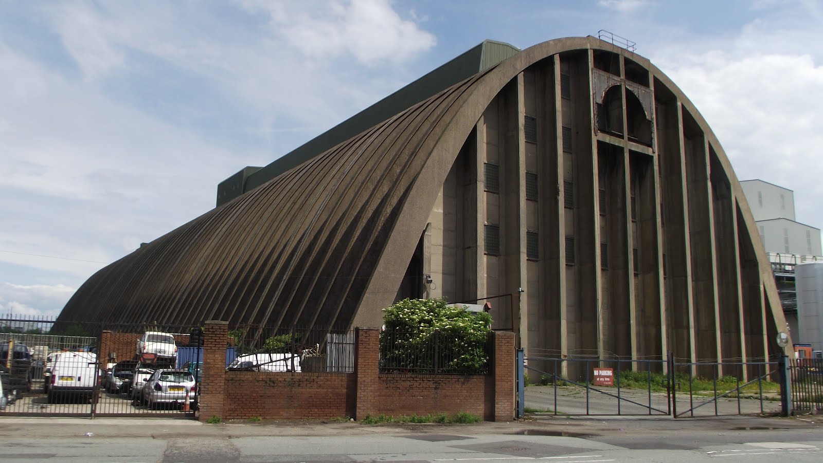 spongers.tv: Liverpool Docks - Regent Road