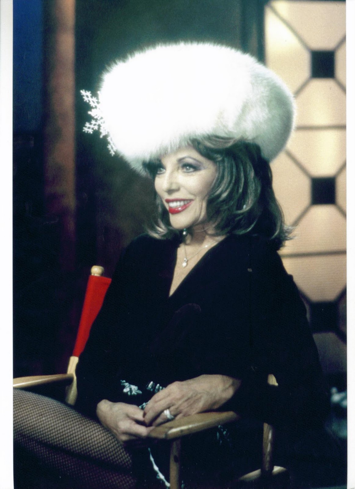 Dazzling Divas: Glamour Queen Joan Collins